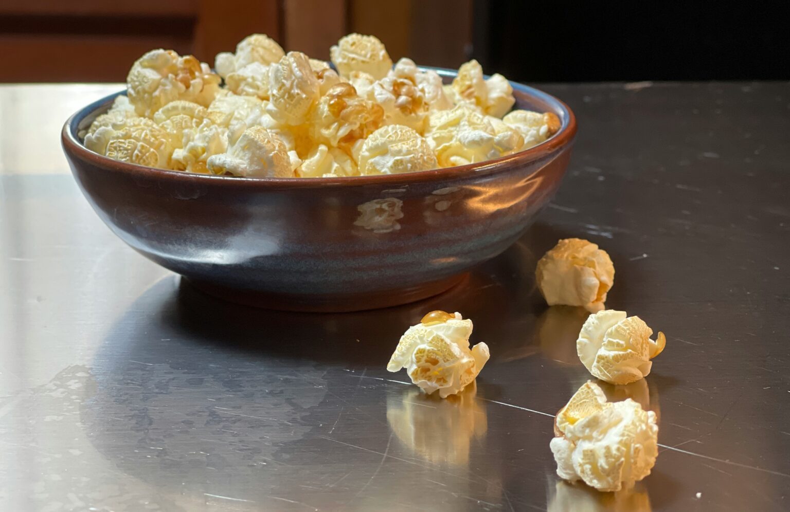 Bắp rang, làm xong là phải ăn ngay!